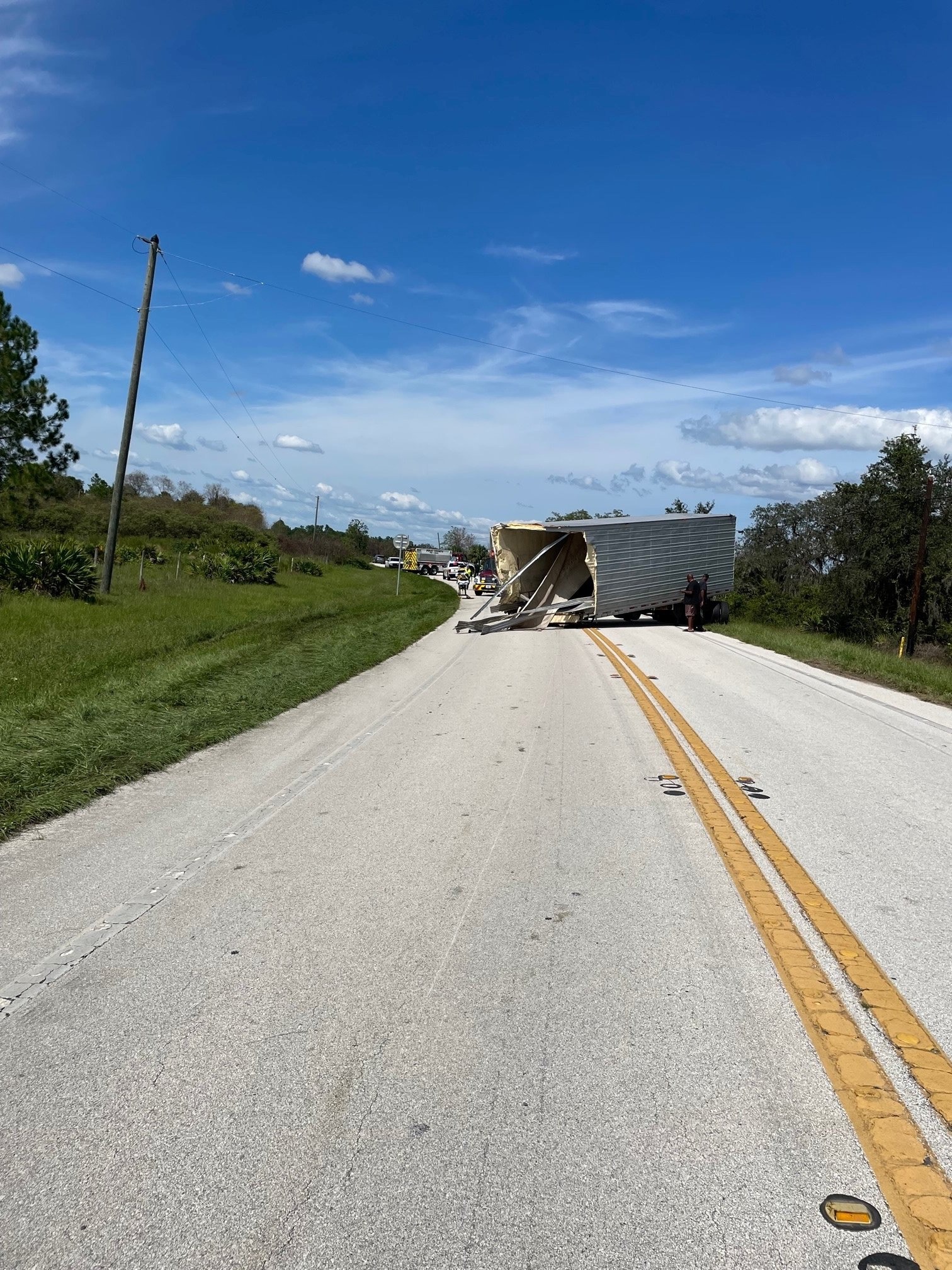 Semi Vs Amtrak Train In Frostproof - DailyRidge.com